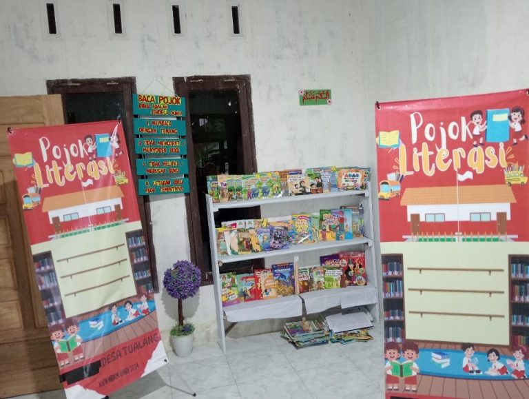 Mahasiswa KKN MBKM UNRI Serahkan Buku ke "Pojok Baca Merdeka" di Desa ...